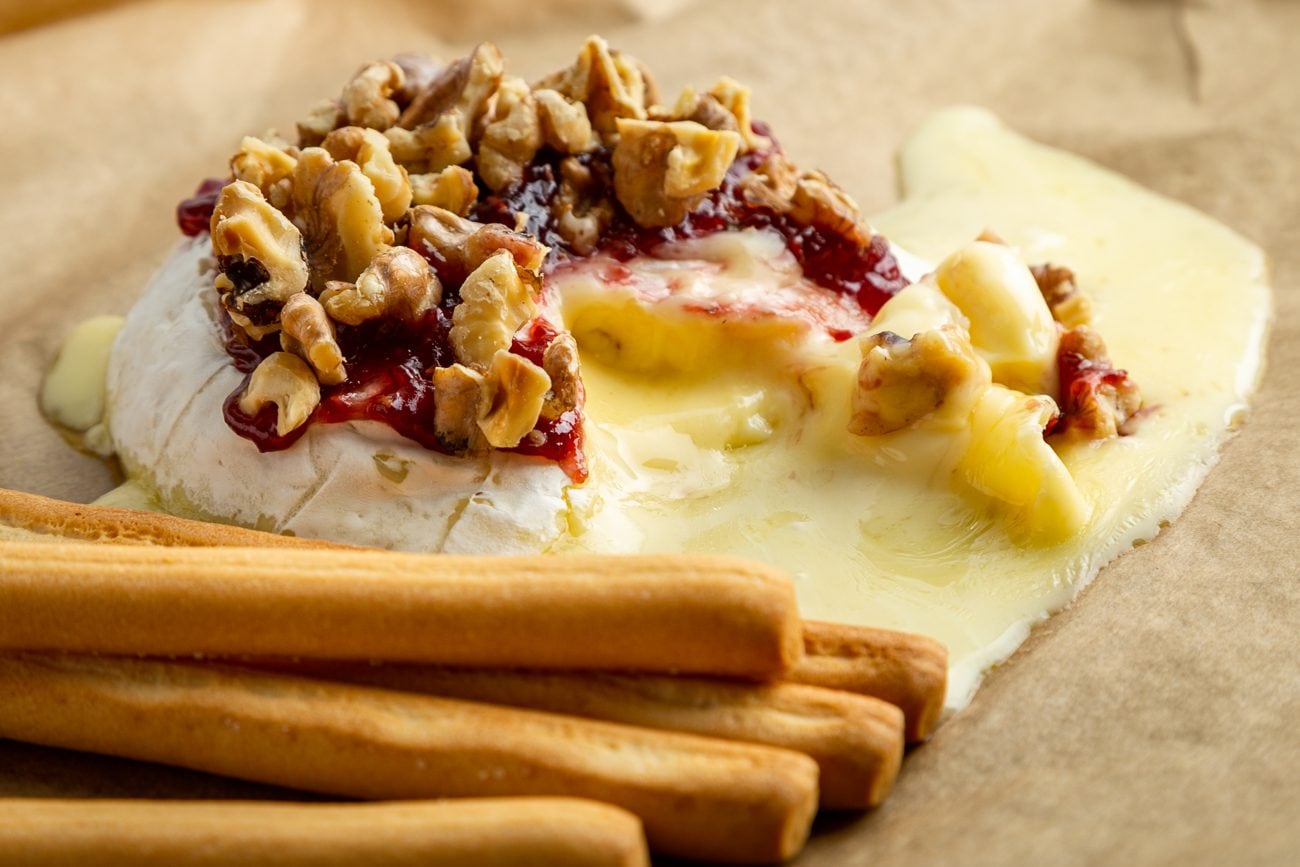 Raspberry Walnut Baked Brie Recipe