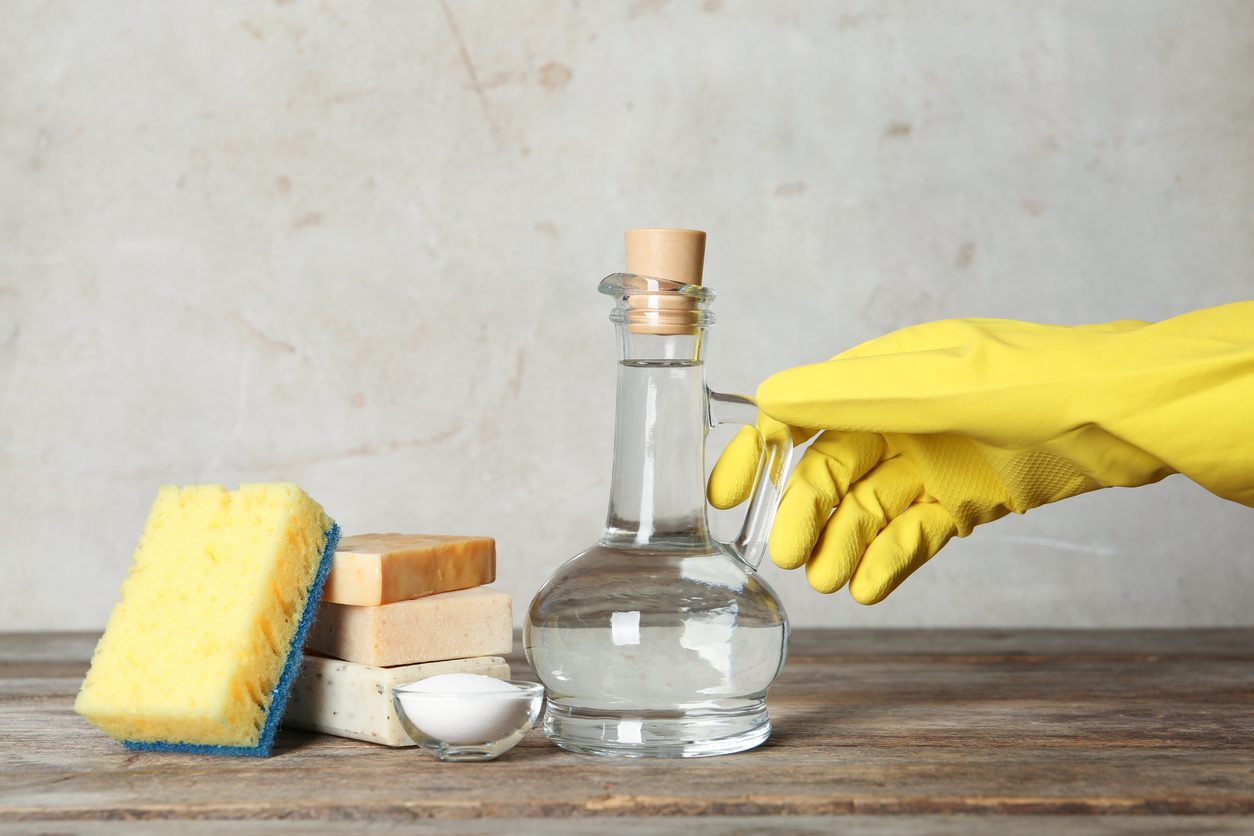 How to clean the oven with baking soda and without detergents