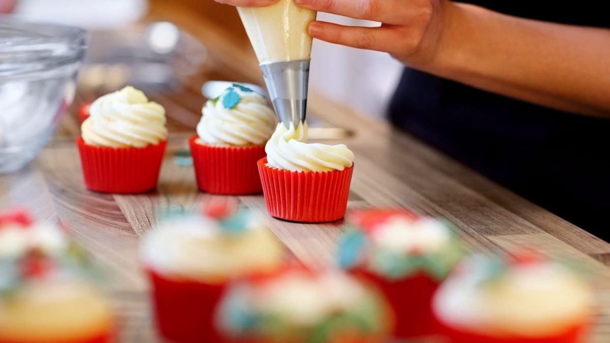 Here Are 6 Different Types of Buttercream You Should Master!