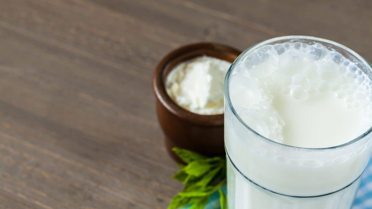 Make Delicious Buttermilk In Two Easy Steps And Using Common Pantry Items