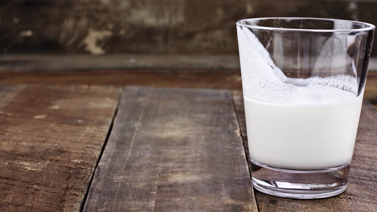 Make Delicious Buttermilk In Two Easy Steps And Using Common Pantry Items