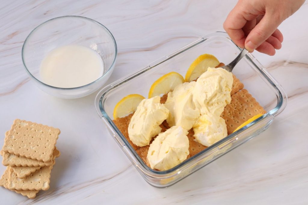 Lemon semifreddo with biscuits: the recipe for a creamy dessert that ...