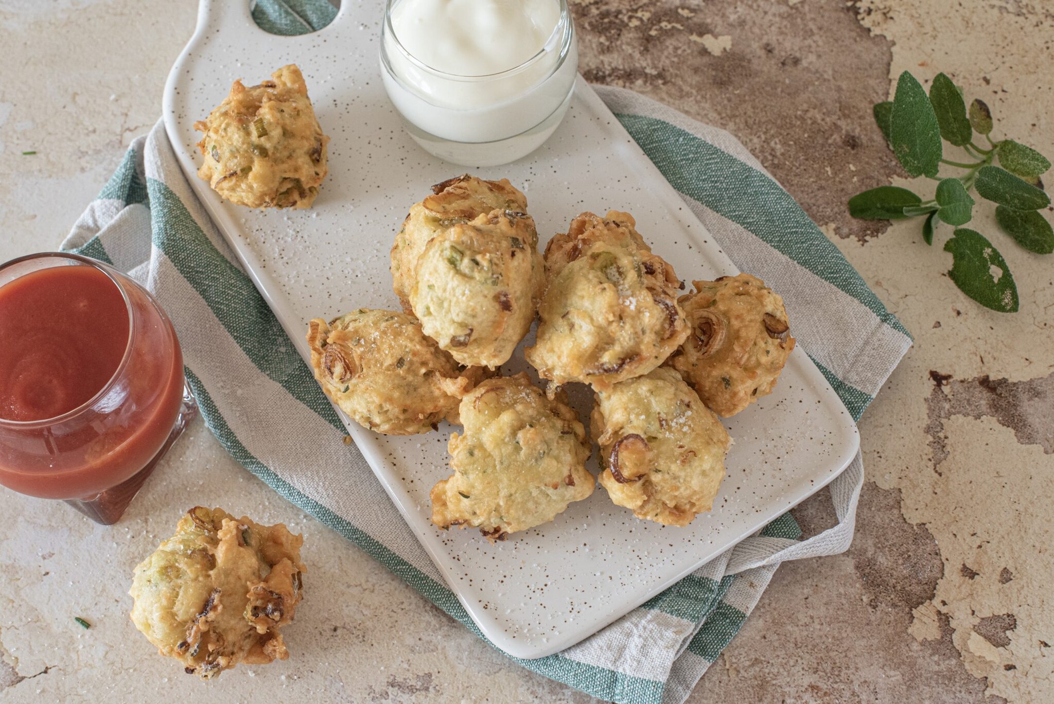 The recipe for delicious small fritters with aromatic herbs