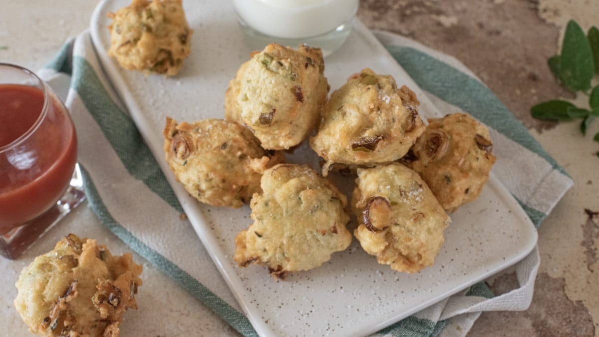 Small fritters with chocolate spreadable cream: the recipe for the ...