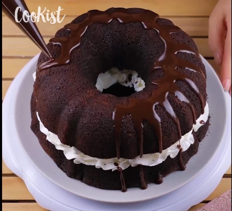 Whoopie Pie Cake Recipe