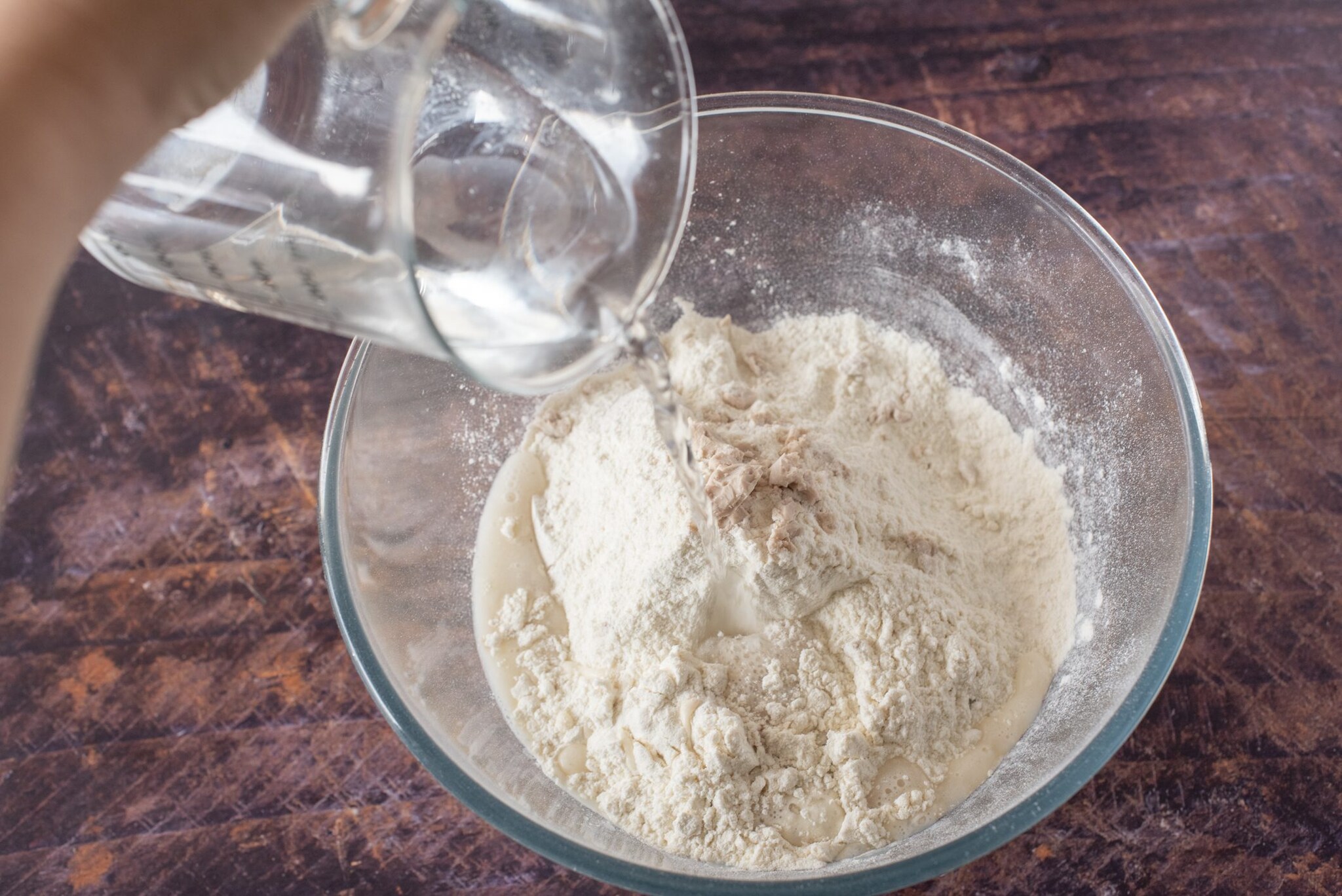 Focaccia bread with turnip tops, scamorza cheese and sausage: the easy ...