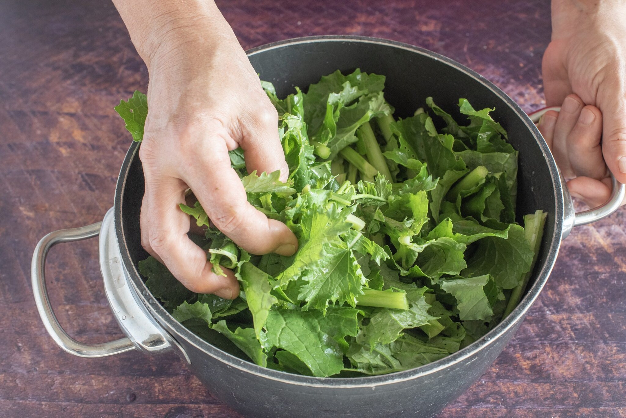 Focaccia bread with turnip tops, scamorza cheese and sausage: the easy ...