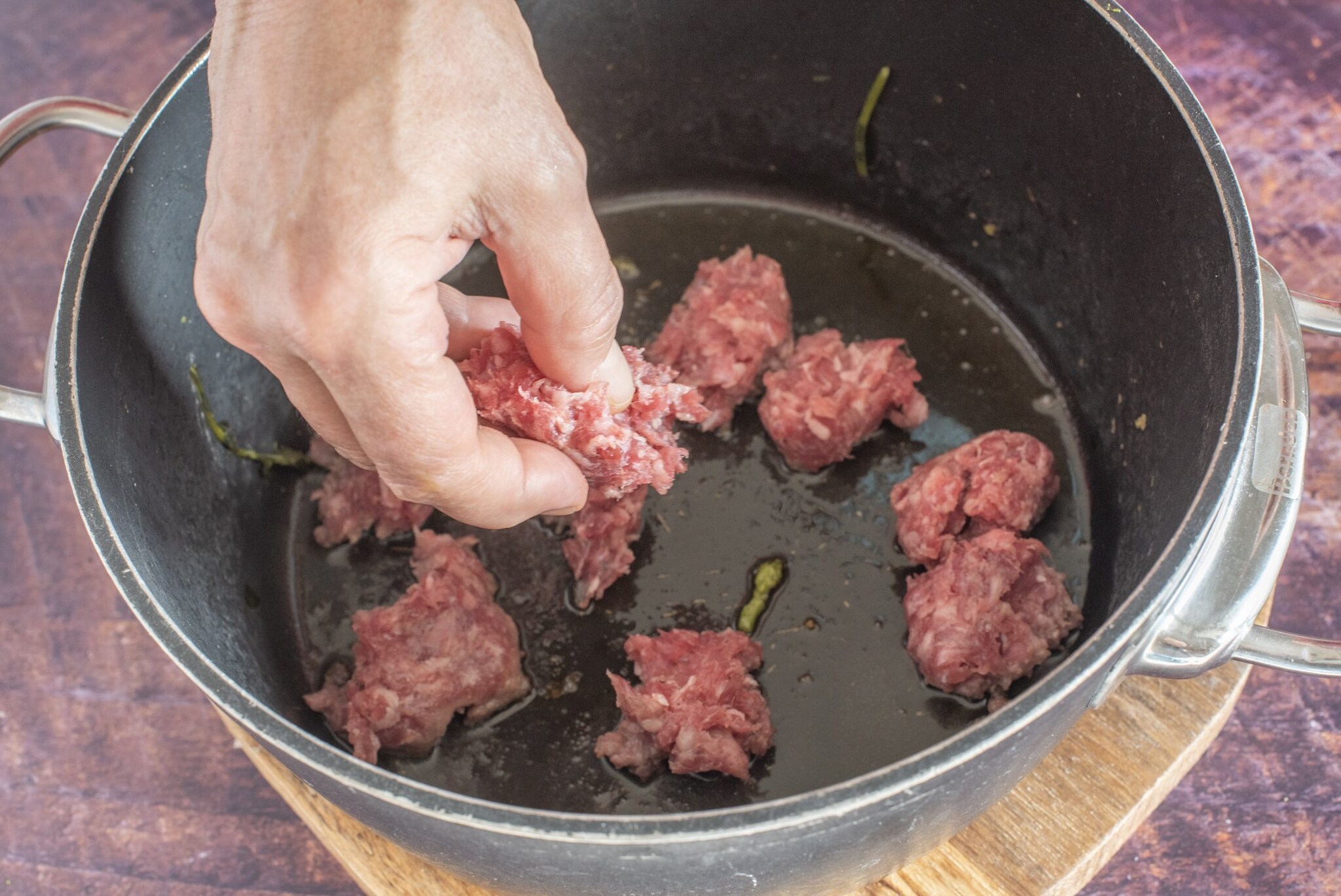 Focaccia bread with turnip tops, scamorza cheese and sausage: the easy ...