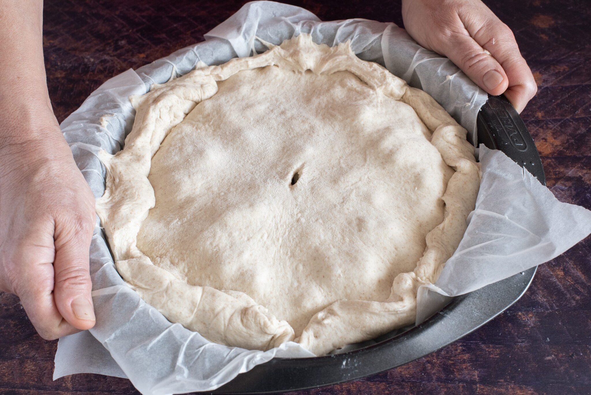 Focaccia bread with turnip tops, scamorza cheese and sausage: the easy ...