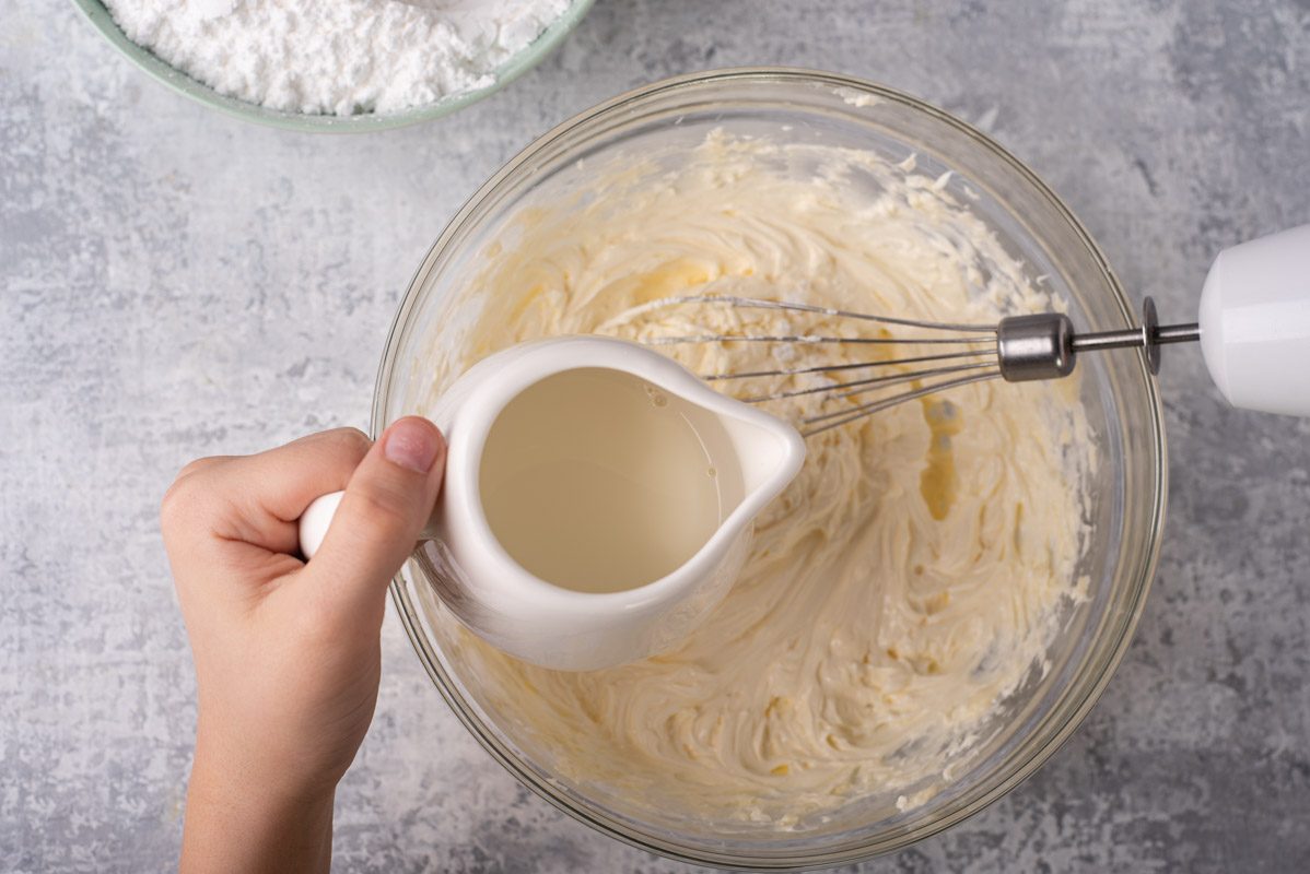Basic Buttercream: the recipe for classic buttercream frosting