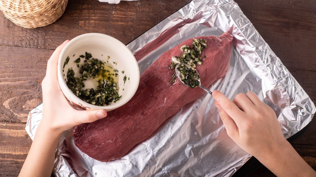 Garlic Rosemary Roast Beef: the effortless recipe for the classic ...