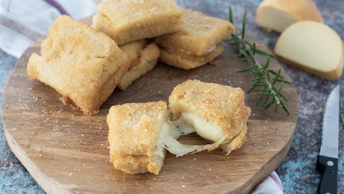 Fried Cornmeal Mush: the recipe for a savory and delicious appetizer