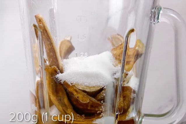 Banana Peel Cake: the sweet and easy dessert recipe to reduce food waste