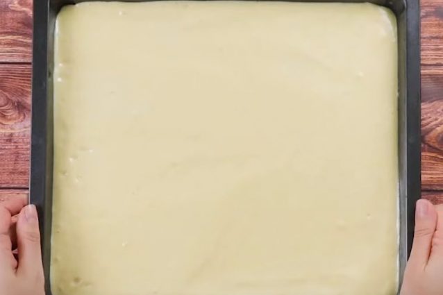 Mini Sponge Cake Rolls: the easy, bite-sized recipe for strawberry ...