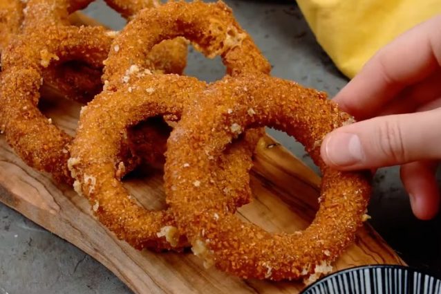 Crispy Onion Rings: the easy and tasty appetizer recipe with surprise ...