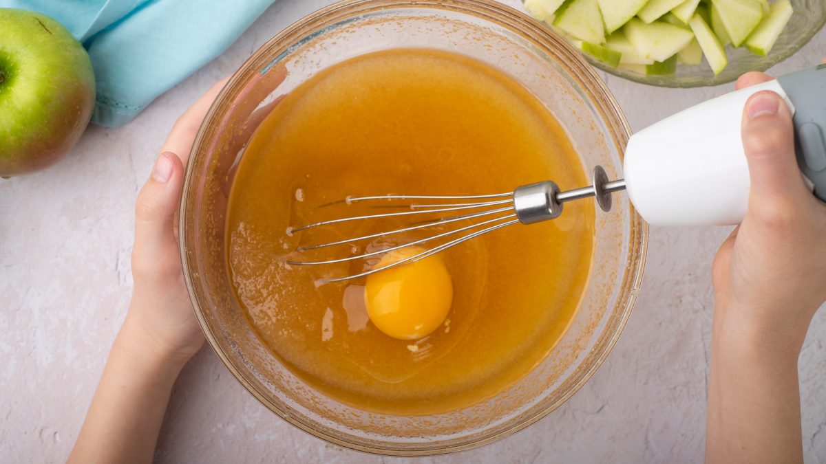 Apple Dapple Cake: the phenomenal recipe for a tasty vintage dessert