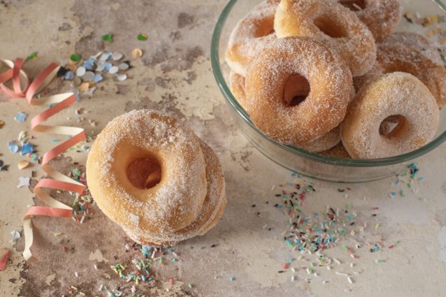 Neapolitan Donuts (Graffe): the recipe for a soft and delicious dessert ...