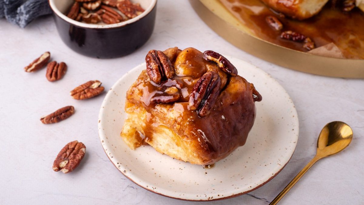 Hot Buttered Rum Sticky Buns Recipe
