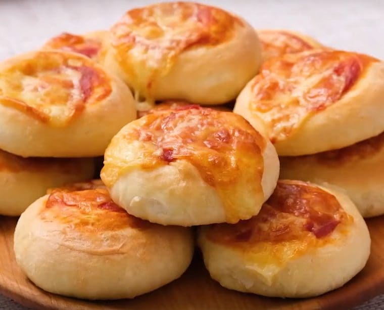 Mini Pizzas Recipe
