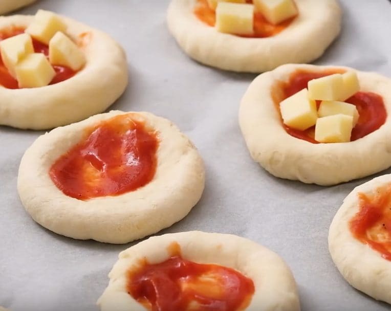 Mini Pizzas Recipe