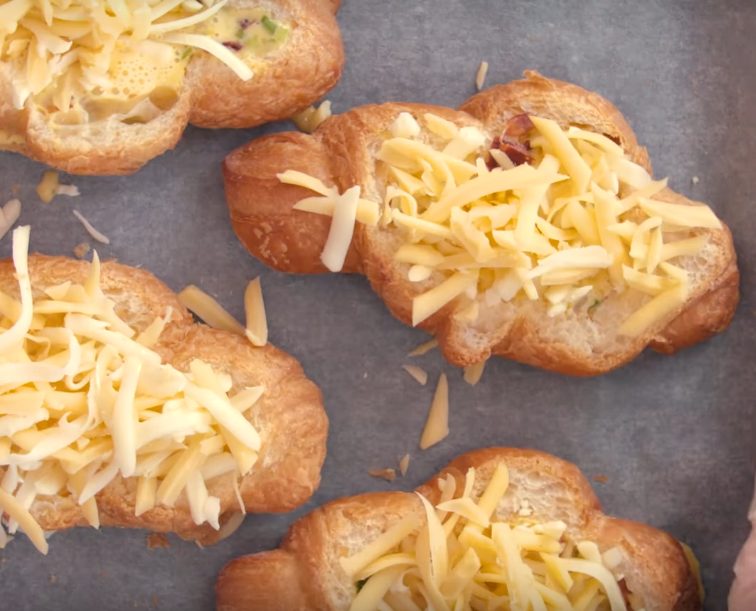 Omelet Croissants Recipe