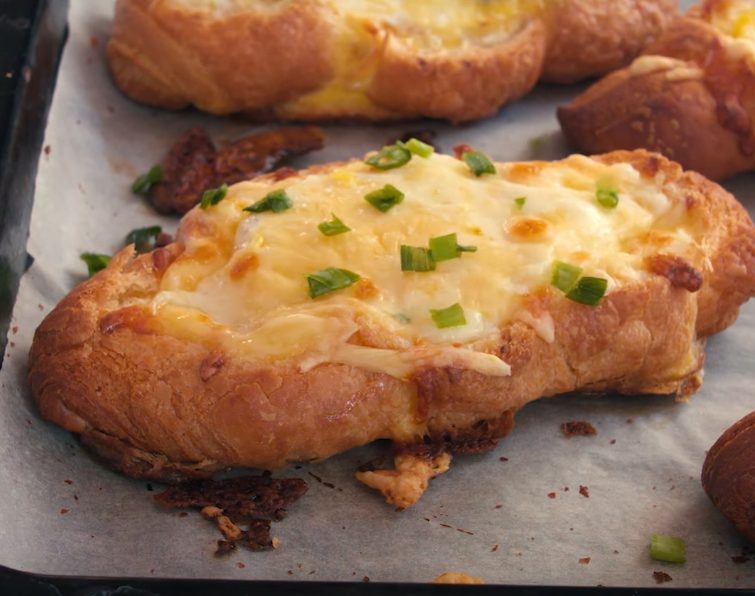 Omelet Croissants Recipe