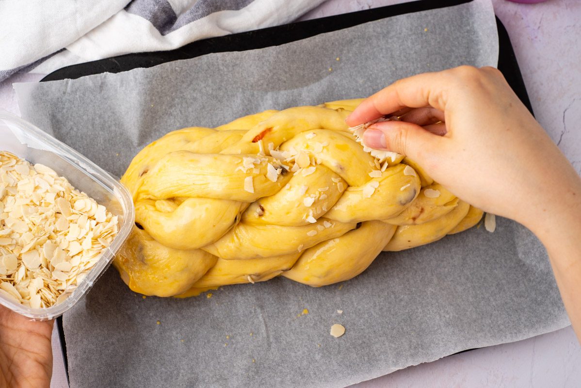 Vánočka (Czech Christmas Bread)