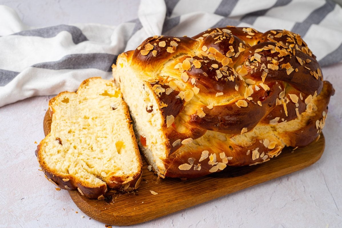 Vánočka (Czech Christmas Bread)