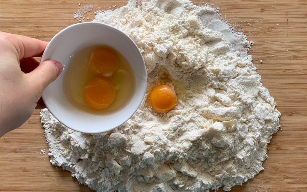 Italian Sfogliatelle Frolle with Custard Recipe