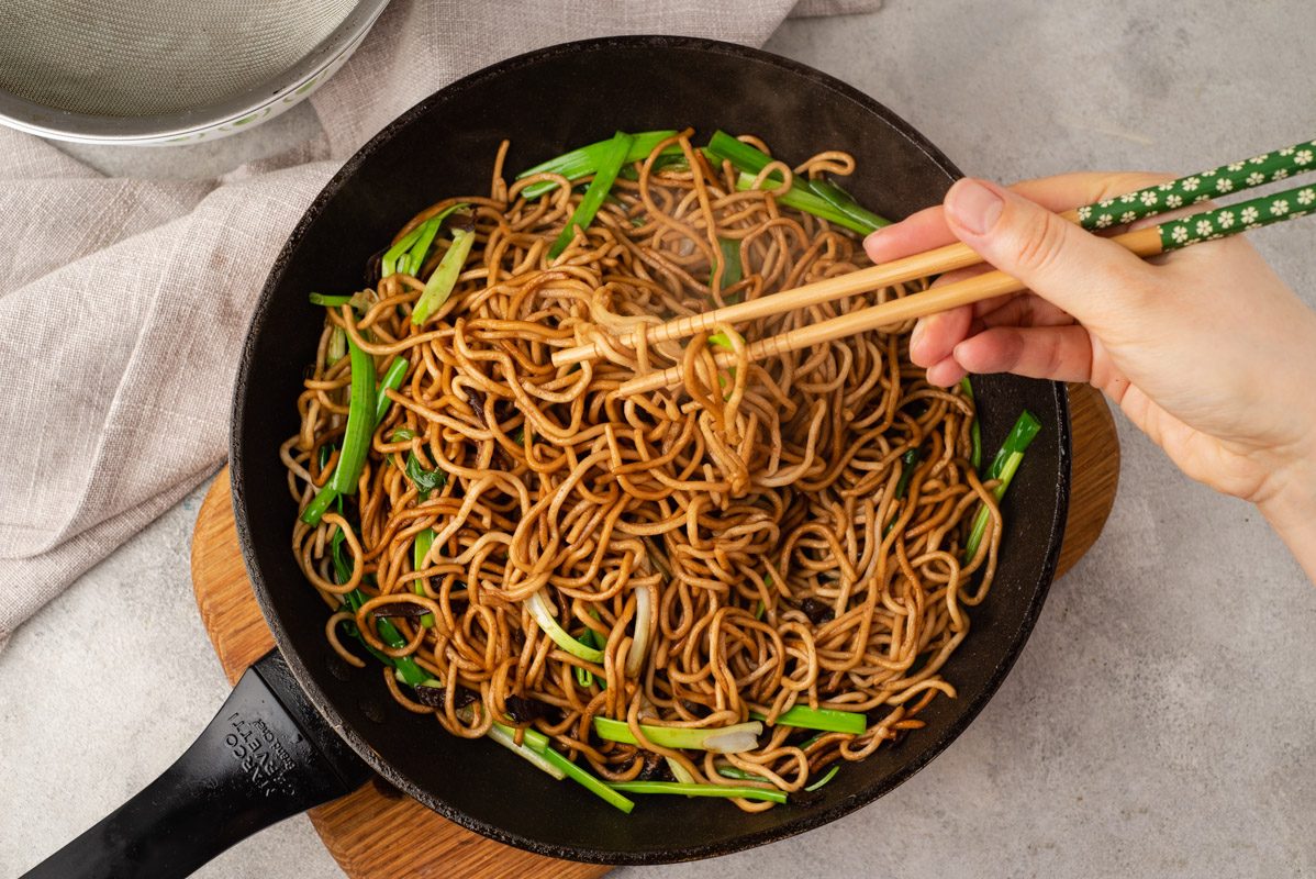 Longevity Noodles (Yi Mein)