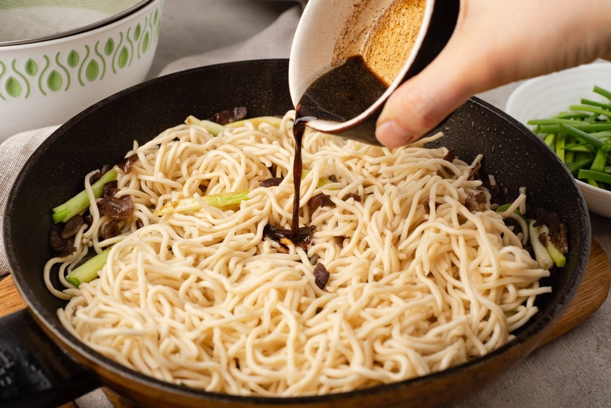 Longevity Noodles (Yi Mein)