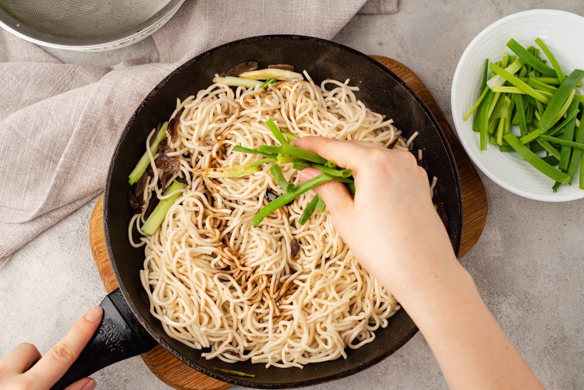 Longevity Noodles (Yi Mein)