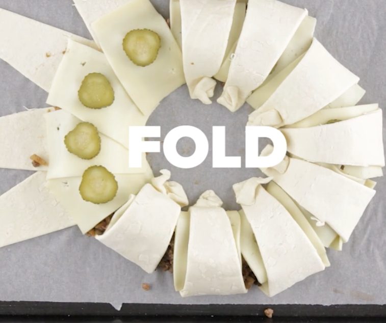 Cheeseburger Crescent Ring Recipe