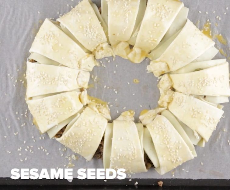 Cheeseburger Crescent Ring Recipe