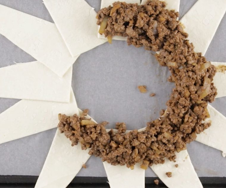 Cheeseburger Crescent Ring Recipe