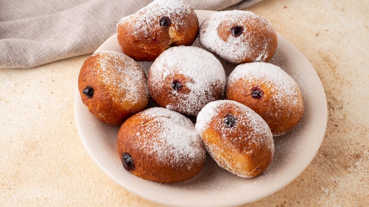 Spitzbuben (German Jam Cookies)