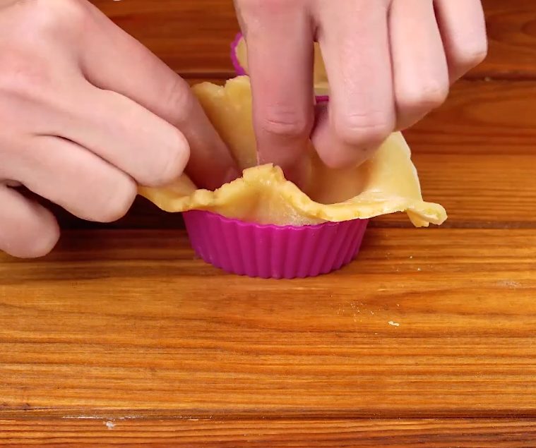 Pasticciotti (Italian Cream-Filled Pastries)
