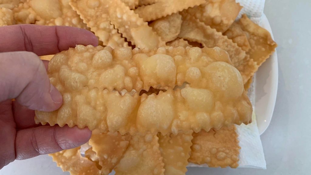 Chiacchiere (Italian Fried Pastries)