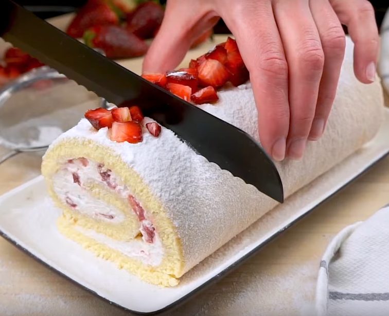 Strawberry Cake Roll Recipe
