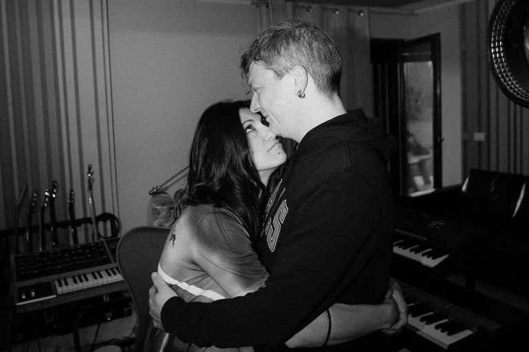 Chi è Andrea Rigonat, il chitarrista marito di Elisa Toffoli e padre ...