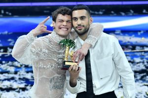 Mahmood e Blanco cantano Brividi all'Eurovision 2022, l'emozione li ...