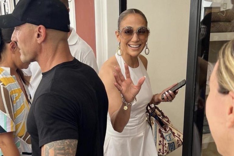 Giuseppe Giofrè balla con Jennifer Lopez in concerto a Capri, il video ...