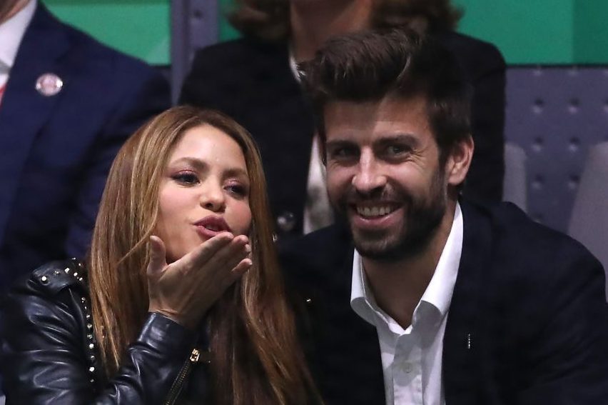 Shakira eccita Piqué: il video del Piqueton