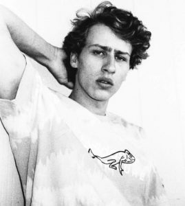 Chi è Mattia Carrano, protagonista di Prisma: l'attore interpreta i due ...