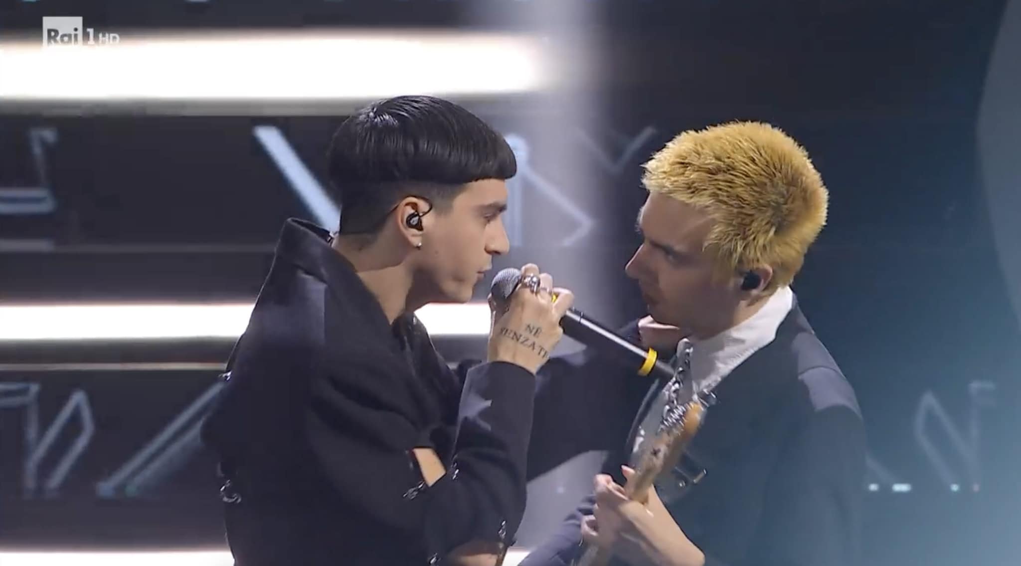 Chi è Jiz, il chitarrista di Sethu a Sanremo 2023 è suo fratello gemello