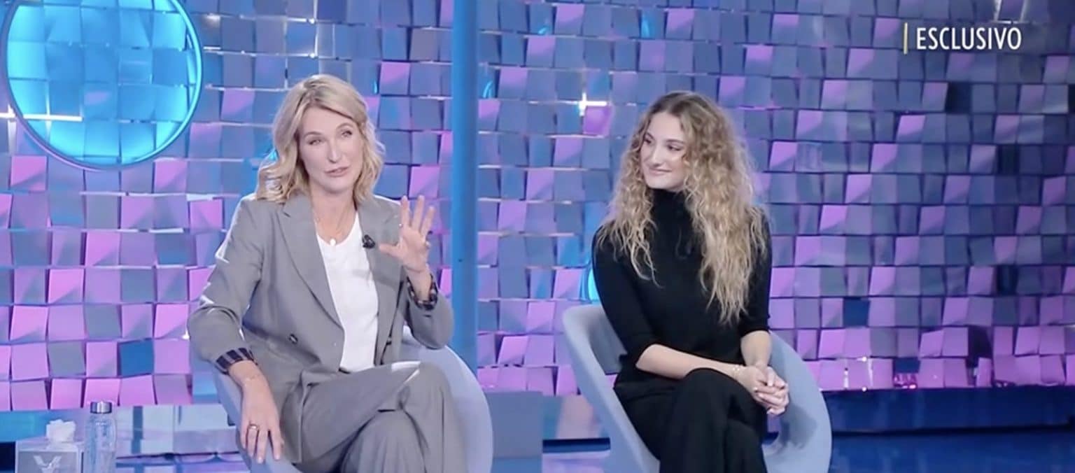 Chi è Ellen Hidding, conduttrice di Gialappa Show e volto storico di ...