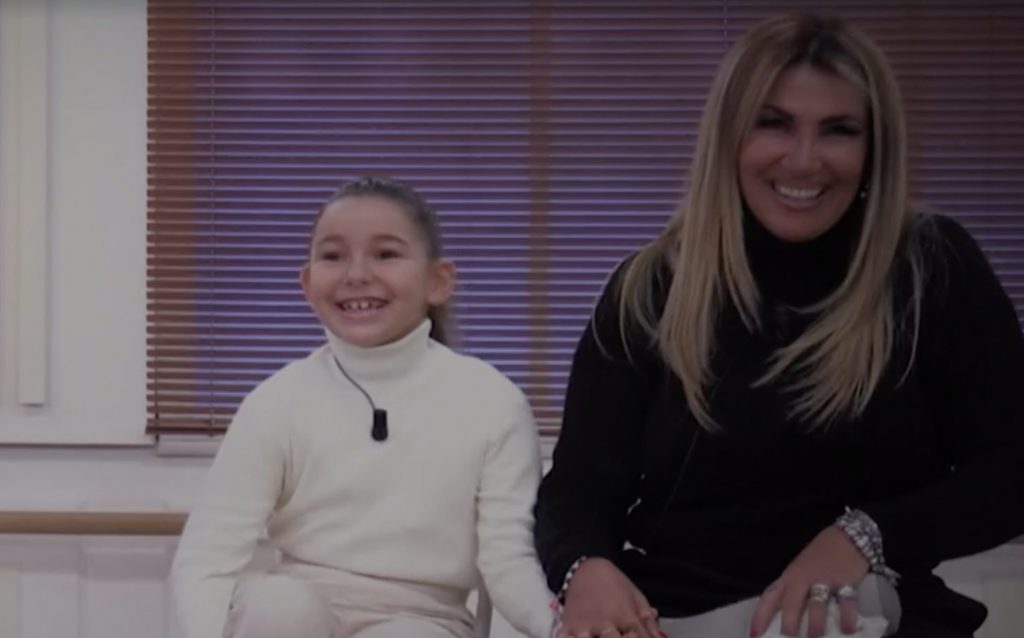 Angela, la bambina senza una gamba che sogna di ballare emoziona a ...