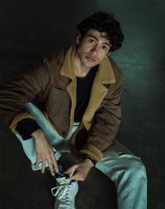 Chi è Francesco Del Gaudio, l'attore che interpreta Peppino di Capri ...