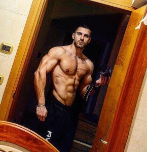 Nella foto con Cristiano Malgioglio non c'è Onur, il fidanzato turco: chi è il ragazzo e com'è ...