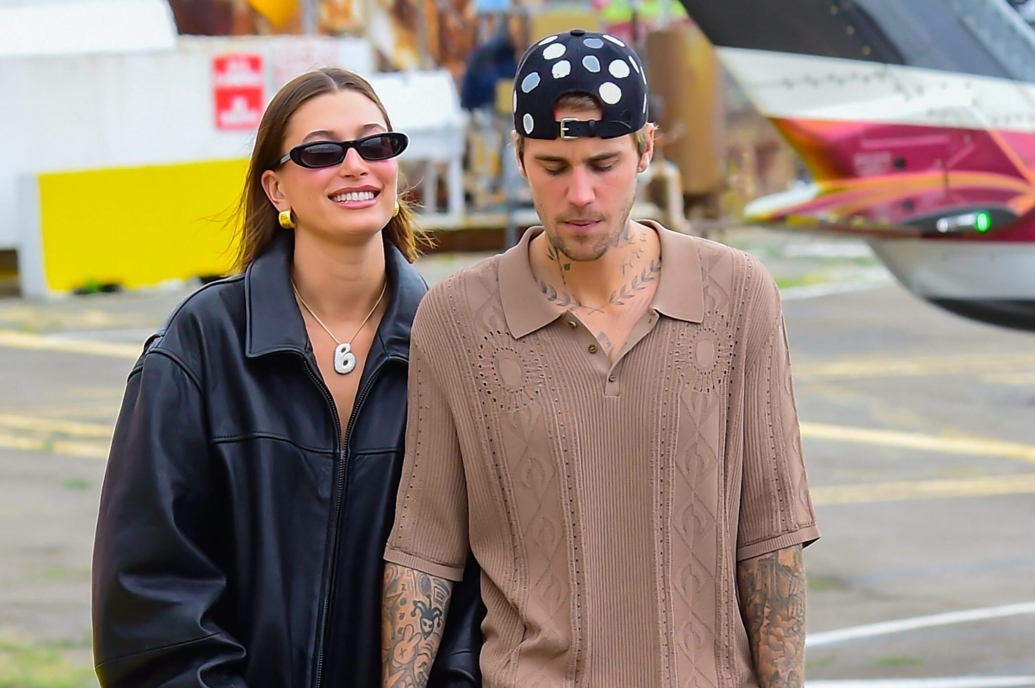 Hailey Bieber ricorda il parto: "Ebbi un'emorraggia, fu spaventoso. Nei ...